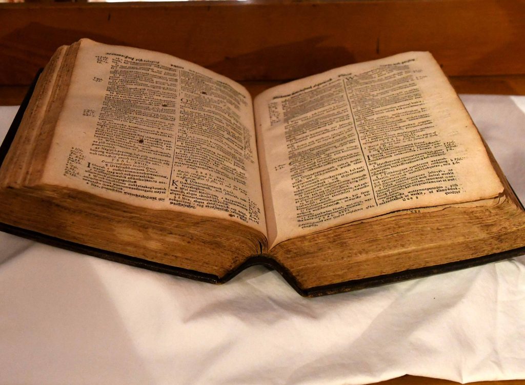 Eliot Bible on display at the Natick Historical Society – Sowams ...