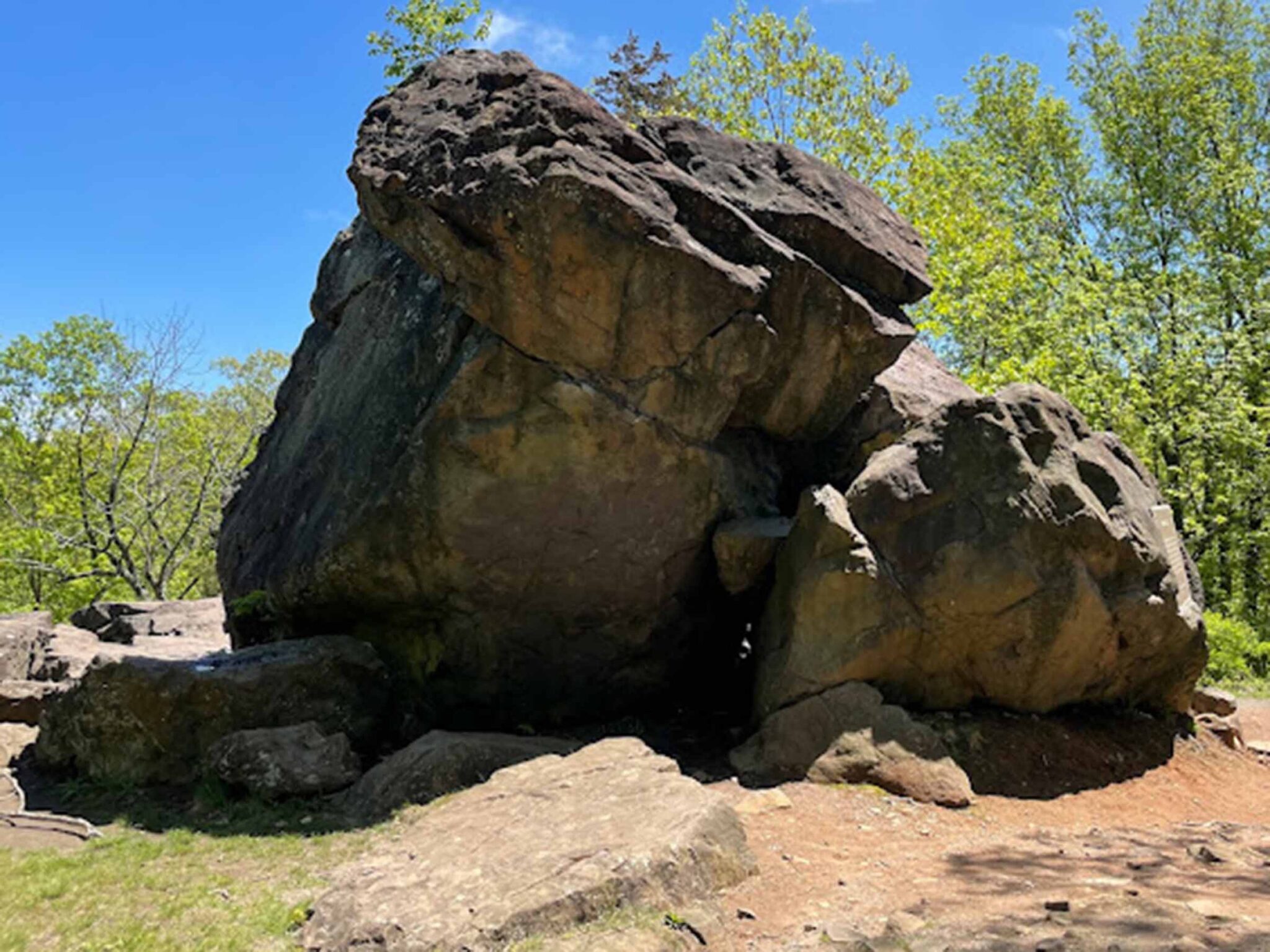 Judges Cave near New Haven, CT reveals early colonial manhunt – Sowams ...